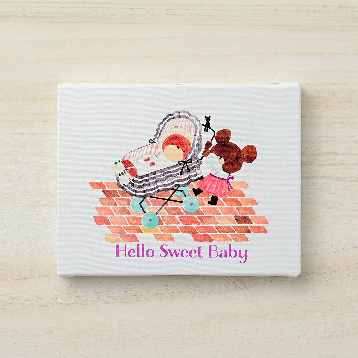「Hello Sweet Baby」は絵本『ジャッキーのちいさなおはなし』より、ジャッキーが赤ちゃんのお世話ごっこをするシーンを使用しています。